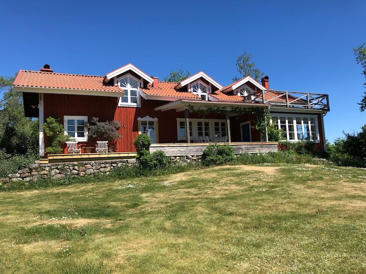 Småländsk Idyll, Vackert Belägen Vid Sjö - Nässjö