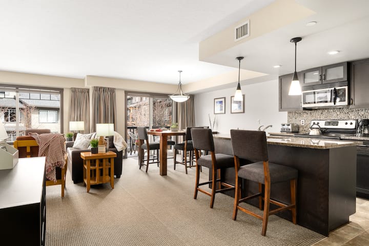 Beautiful 2 Bdr Mountain Retreat Mins From Canmore - Canmore