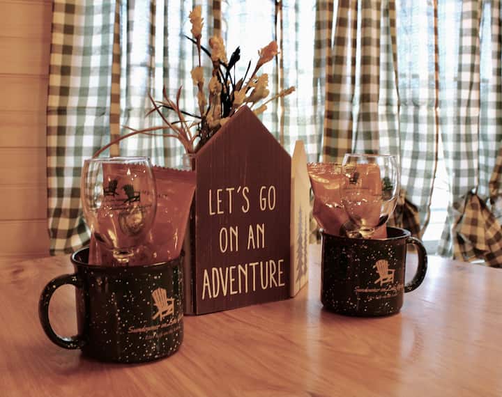 Adirondack Retreat: Romance & Adventure Await! - Lake George, NY