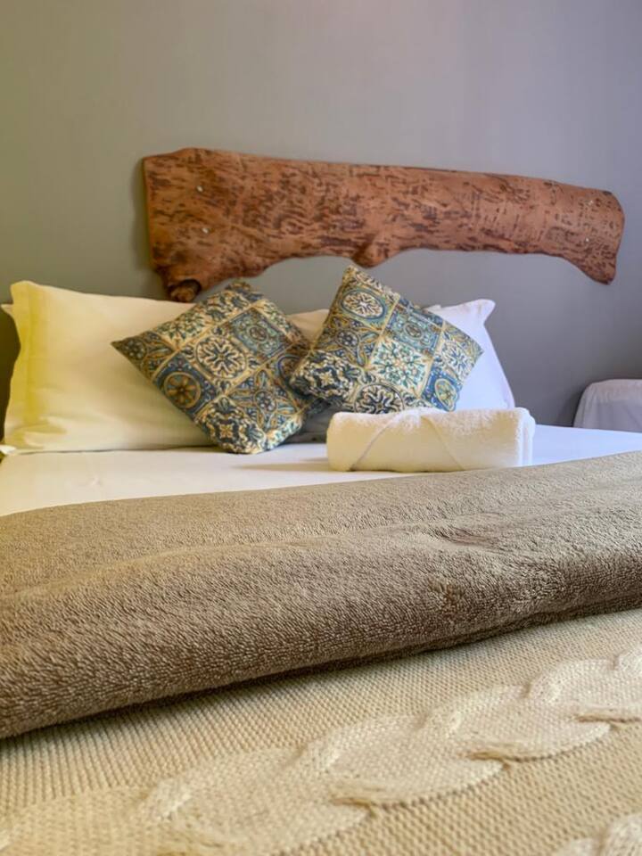 Quarto Simples Em Acuruí - Itabirito