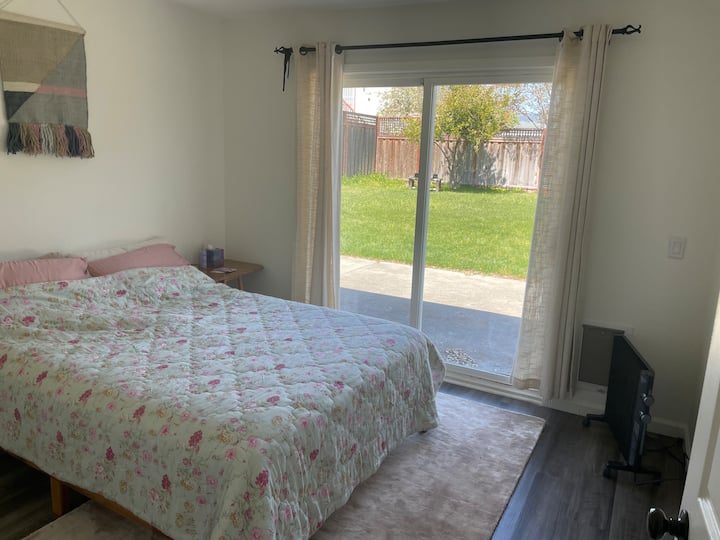 Clean, Quiet Private Room In Petaluma - Petaluma, CA