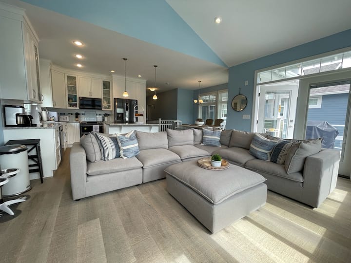 Charlie’s Lakeview Cottage - Osoyoos