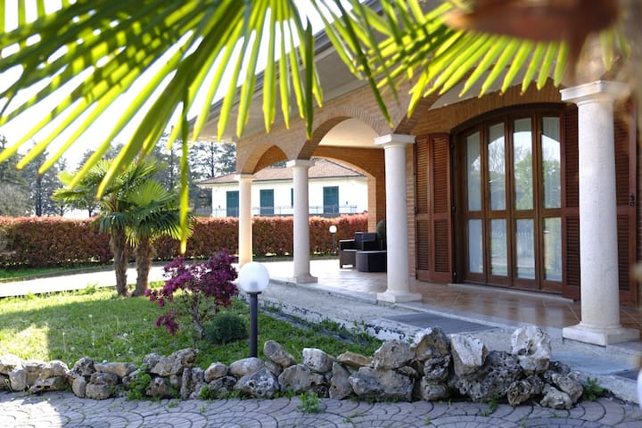 Villa Con Giardino - Voghera