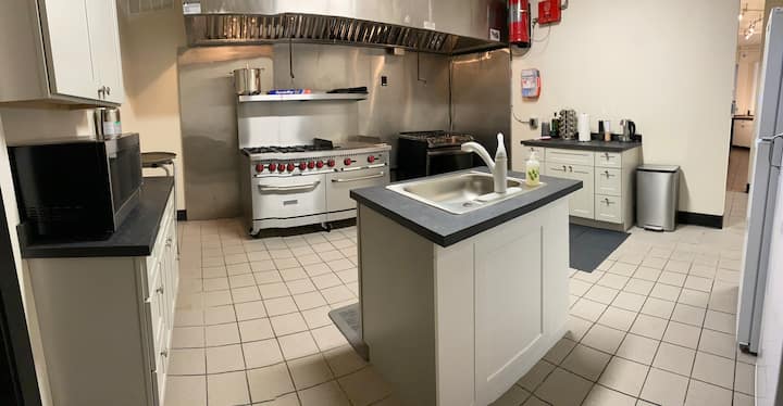 One King (Pet Rooms Available On Request) - Ellensburg, WA
