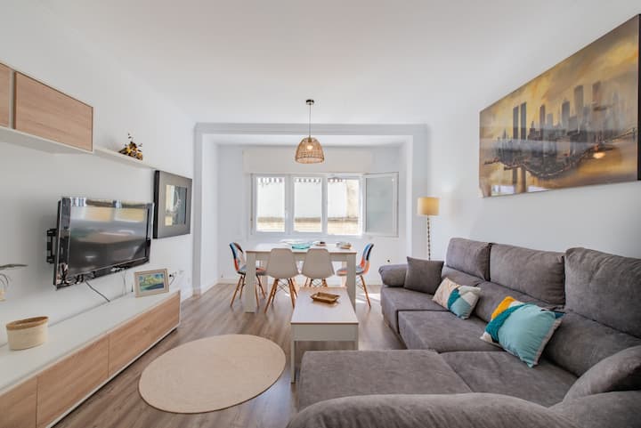 Piso De 3 Habitaciones En Cádiz - Cádiz