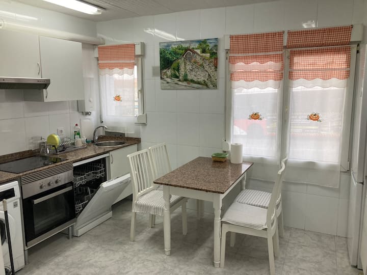 Home Office+monitor. Fácil Aparcamiento. Vut7471as - Gijón