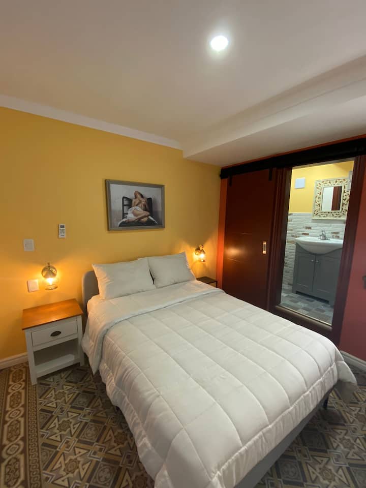 Private Suite #15 In Historic Downtown - Montevideo