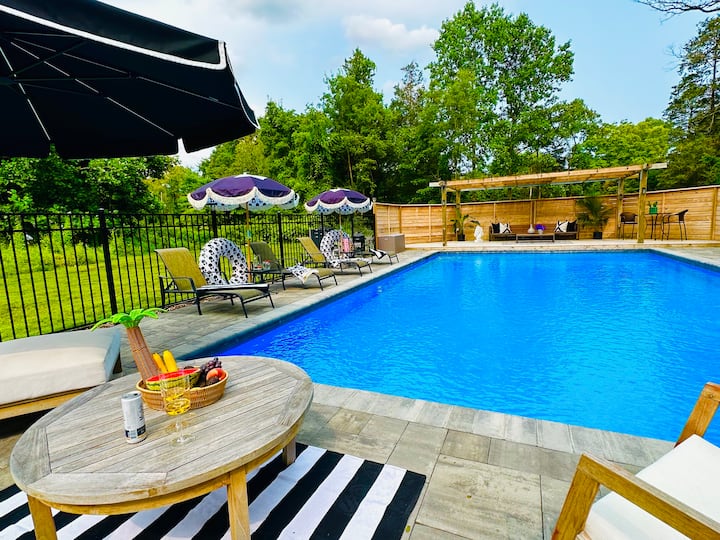 Brand New Chic Oasis With Everything You Need. - Converse Lake