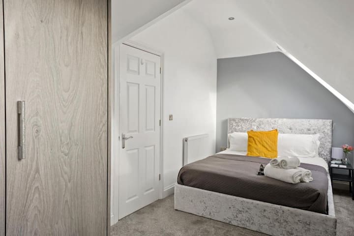 Great Maidstone Flat With Parking - Sleeps 4 - Maidstone