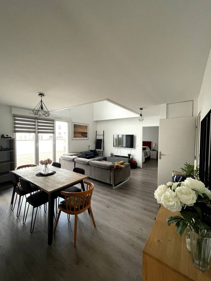 Une Maison Posée Sur Les Toits - Créteil