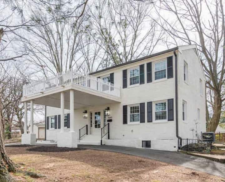 Alexandria House On The Hill - Alexandria, VA