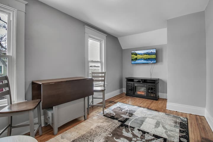 Cute Buffalo Apartment Relax Near Park & Hospital - Buffalo, NY