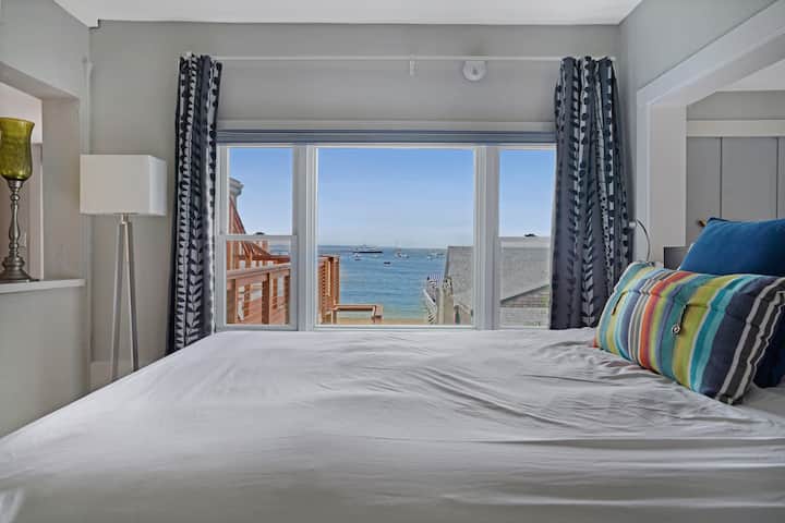 Beach Front Condo. Location Is Everything! - Provincetown