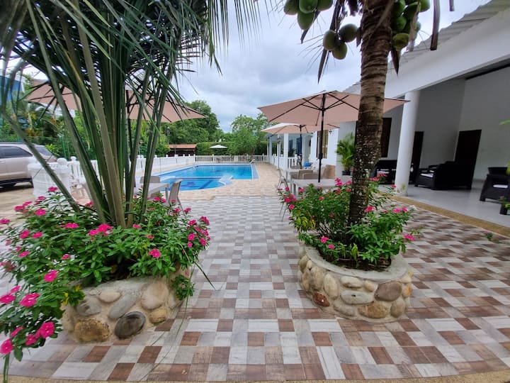 Villaquitania Habitación Para 4 Personas - Melgar