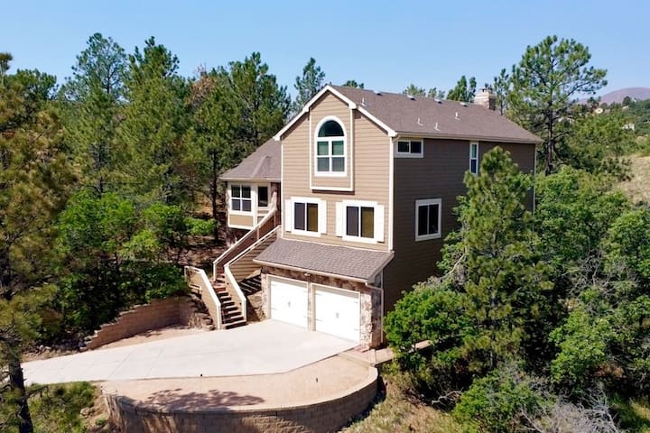 Beautiful Large Family Home! Secret Bunkbed Room! - Colorado Springs, CO