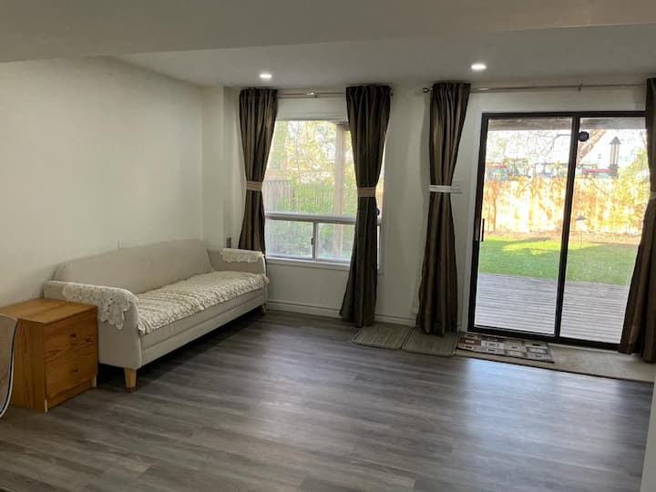 Thornhill Studio Basement - Markham