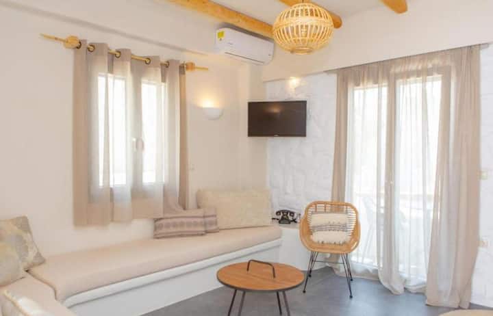 4 Bedroom Maisonette, Naxos Town - Naxos