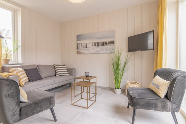 Modern Vakantiehuis Vlakbij Zee - De Wulp - Groote Keeten