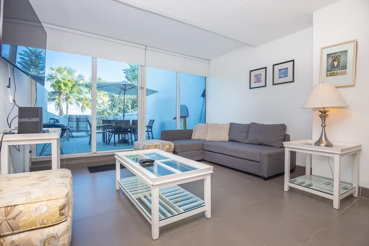 Private Beach Access Oceanfront Loft Valet Parking - Miami Beach, FL