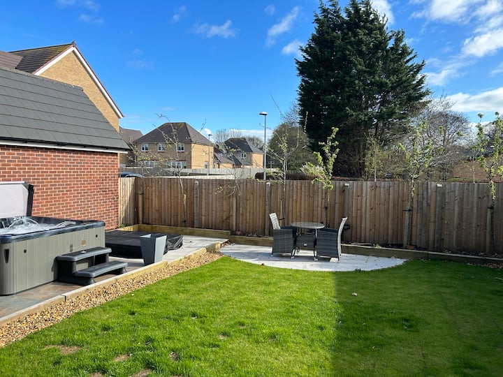 Liverpool, Sleeps 6 With Hot Tub - Ormskirk
