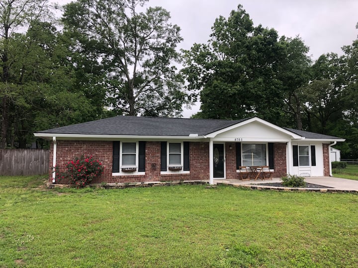 Rustic House 4br W/ 2ba - 北查爾斯頓