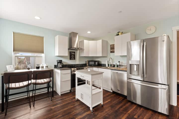 Bright, Beautiful & Dog Friendly Steps To Old Town - Fort Collins, CO