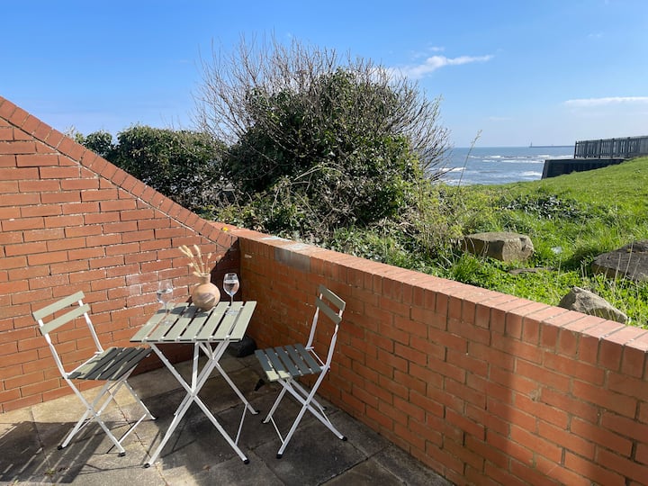 Cliff Haven, Cullercoats. Sea View Townhouse - South Shields