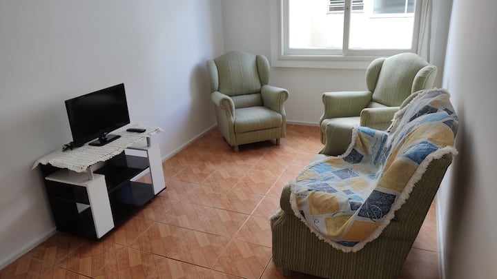 Apartamento Em Pelotas Amplo Para Até 6 Pessoas. - Pelotas