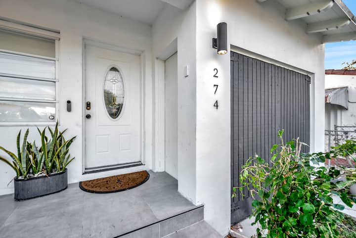 Studio At Design District Miami - Miami, FL