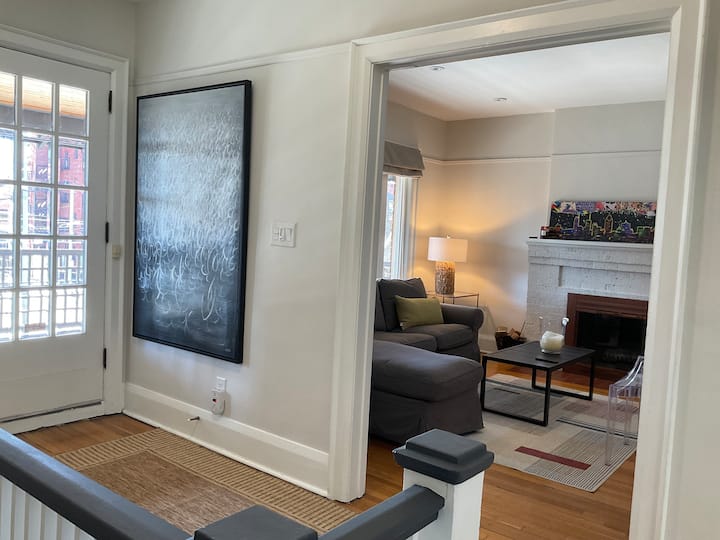 Hillcrest Home Sized Penthouse - 미시소거