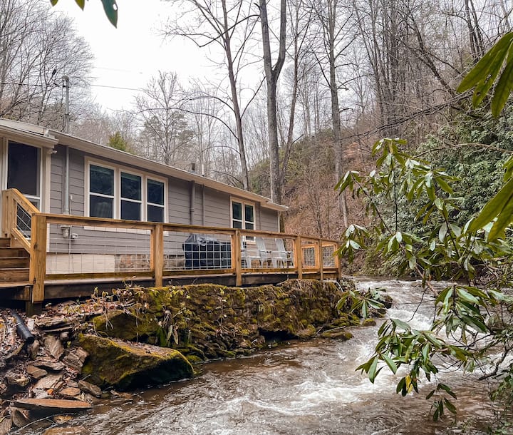 Adorable 2/1 Cabin On Roaring Creek W/new Hot Tub - Cherokee, NC