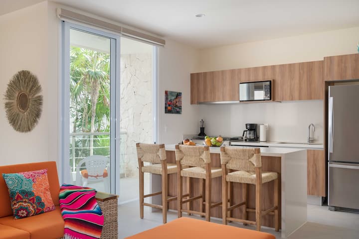 Tropicana Poolside/pvte Garden+wifi+parking/beach - Akumal