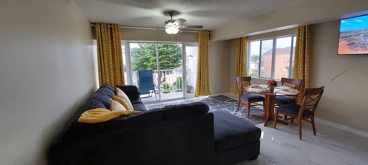 2 Bedroom 2 Bath Condo Overlooking Nassau Harbour - Nassau