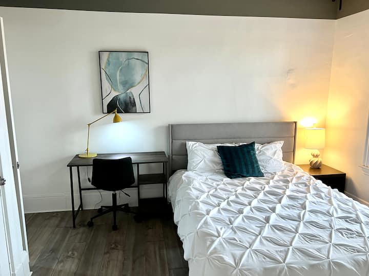 Boston 1bed/living, 7minute To T - Quincy, MA