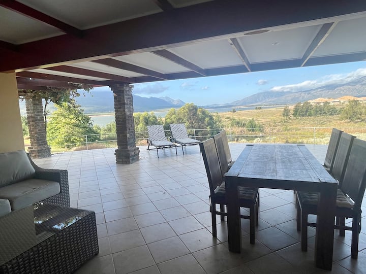 Lakeview Cottage: Rural Retreat - Villiersdorp