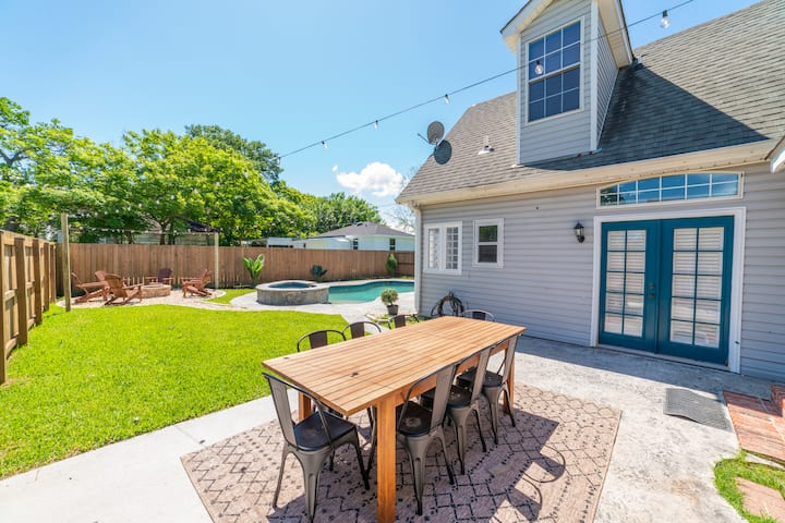 Gas Heated Pool/jacuzzi | Bonfire| 2-story Cottage - Chalmette, LA