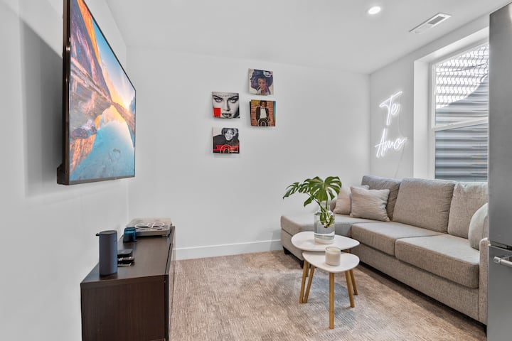 Sloan's Lake One Bed, One Bath With W/d! - Wheat Ridge, CO