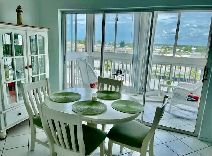 Cozy Condo On The Beach - Venice, FL