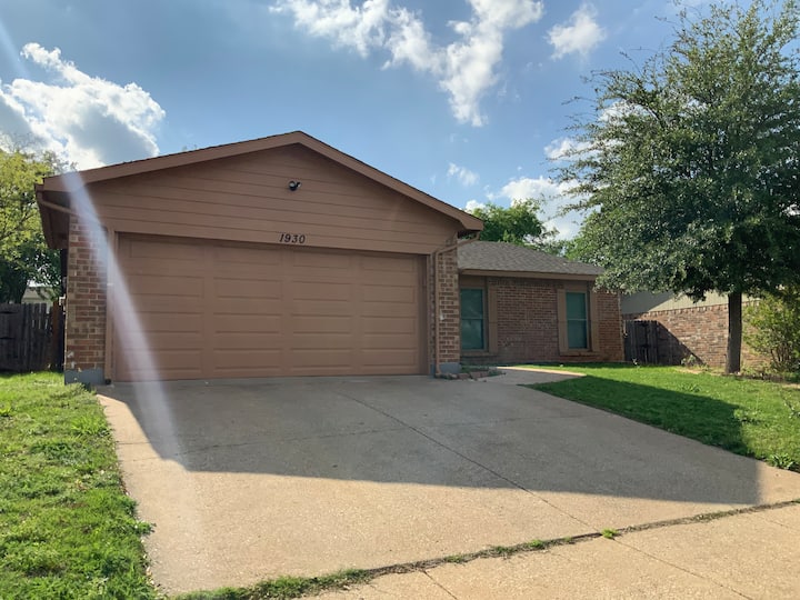 Lost Creek Cabin - Arlington, TX