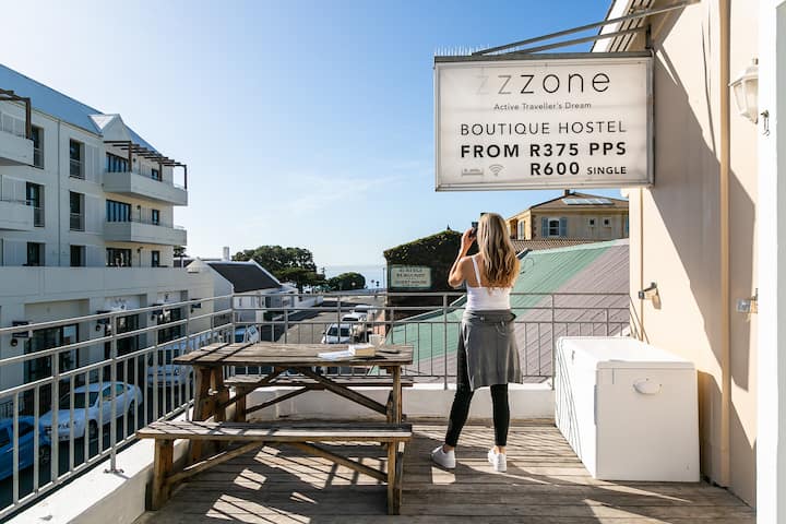 Zzzone Backpackers Dorm Room - ヘルマナス