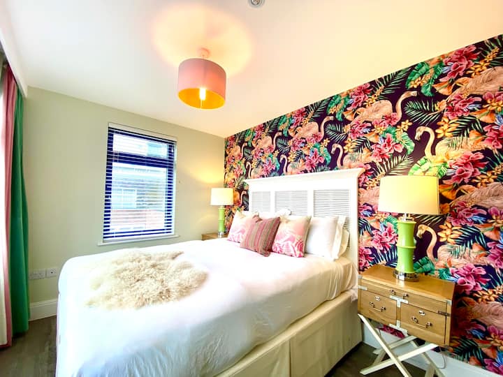 Stunning 3 Bedroom Penthouse Apartment Free 2 Park - Sandbanks