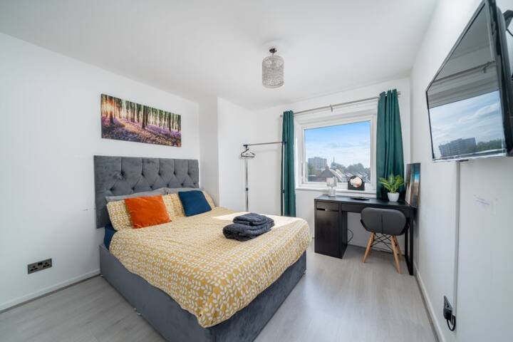 Styles Private Room In London Enfield W/ Parking - Enfield