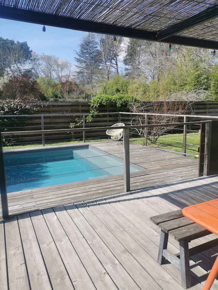 Maison Chaleureuse à St Morillon - La Brède
