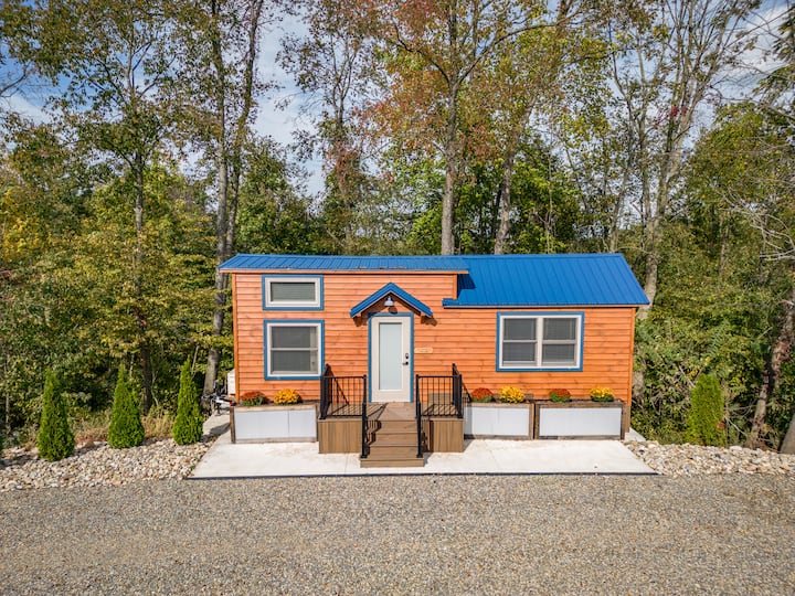 Arrowwood Cottage At Floret Hill - Berlin, OH
