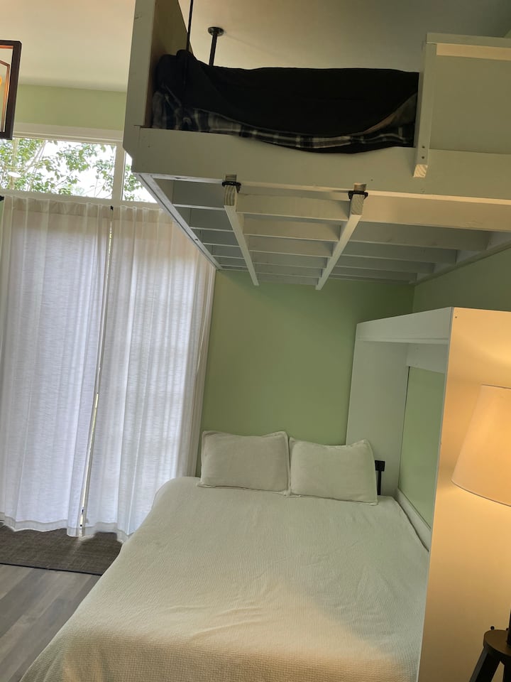 Sure Beats A Hotel Room Tiny Casita - Tallahassee, FL