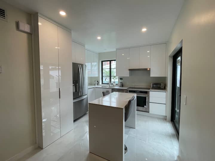 Renovated House In Coral Gables - 