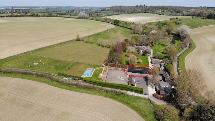 Adjacent Countryside Cottages - Sleep Up To 6 - Newbury