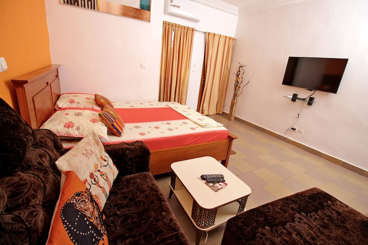 Cadre Confortable Et Sécurisé - Abidjan