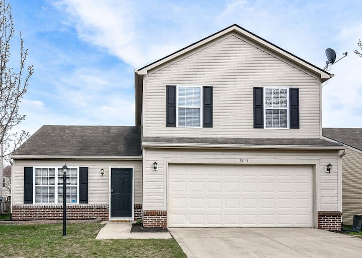 Concert & Sports Hub | 3br Sleeps 8 - Noblesville, IN