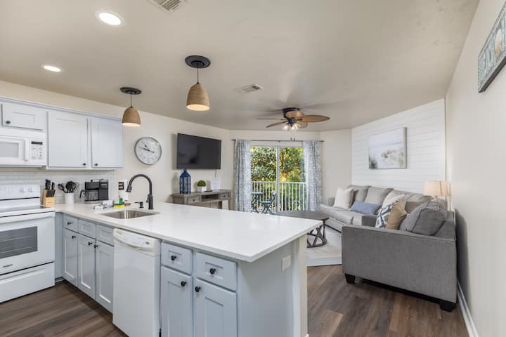 Lux Condo-private Beach Access - Miramar Beach, FL